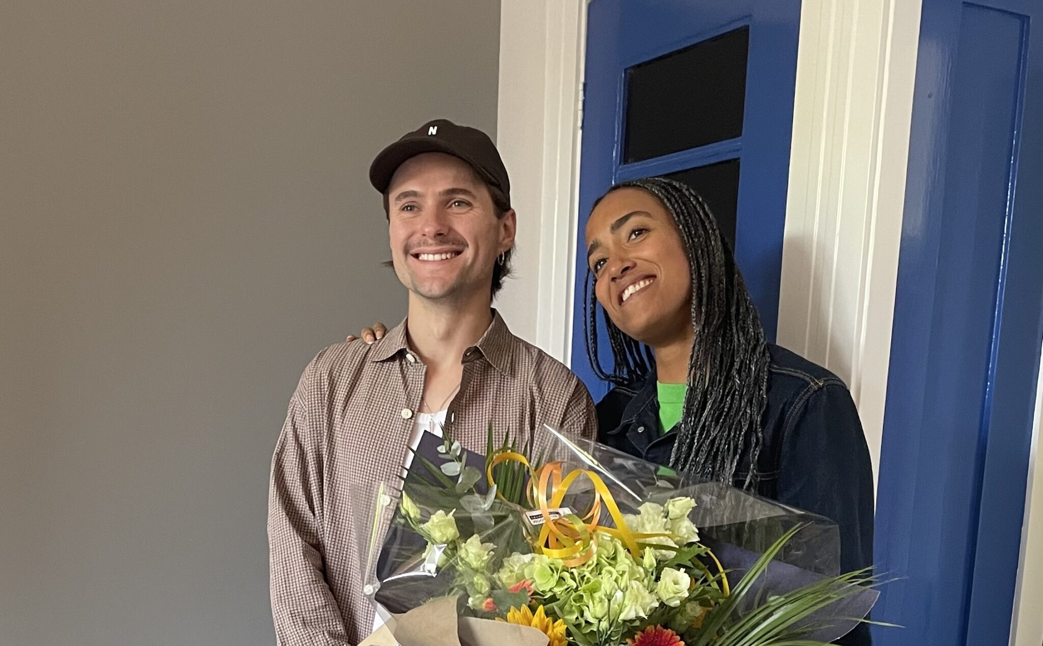 Feestelijk onthaal voor de 2000ste bezoeker van het Van Doesburg ...